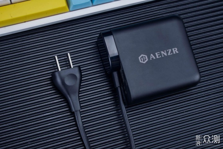 充电速度快，上手体验AENZR130W氮化镓充电器_原创_新浪众测